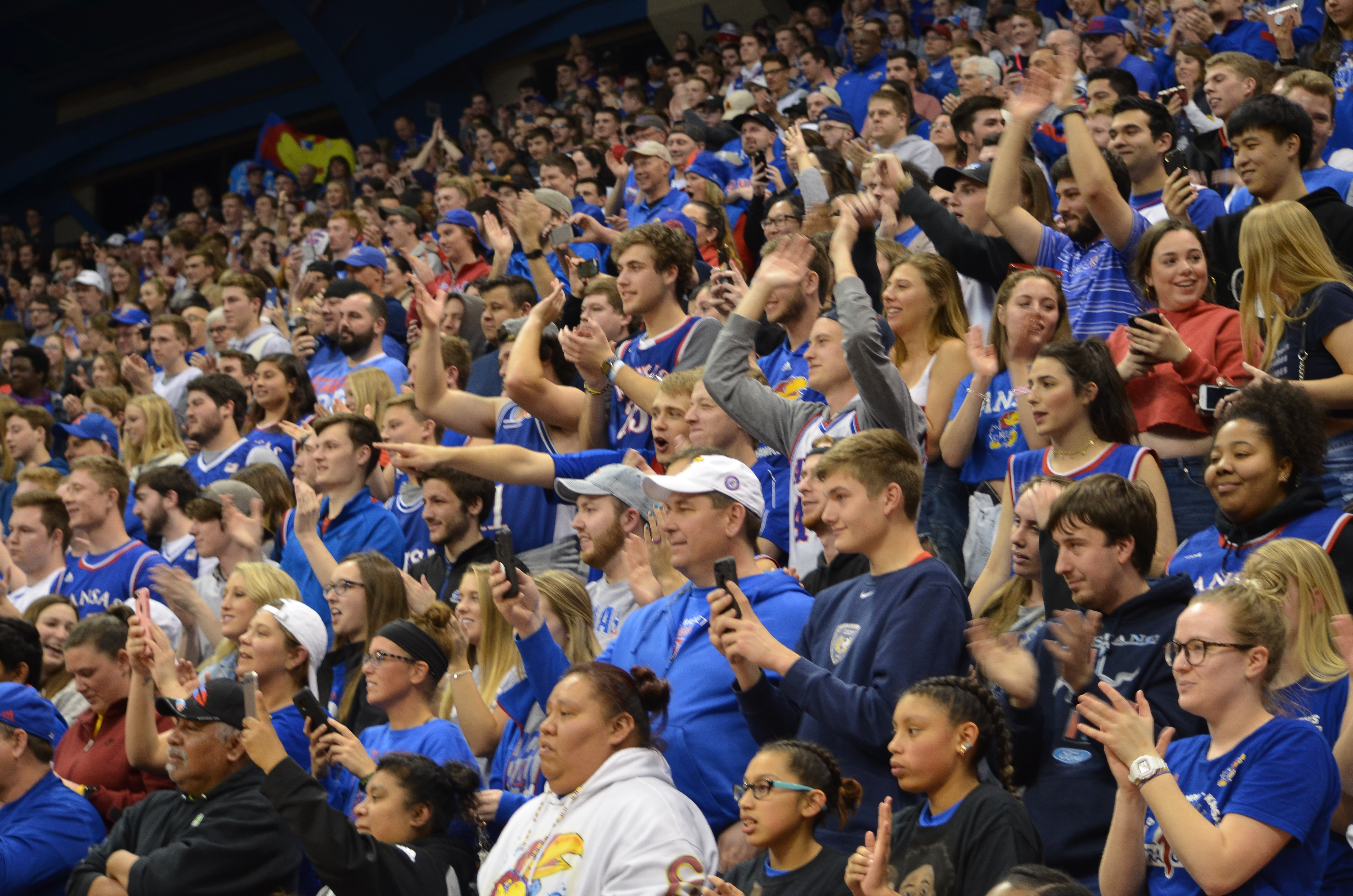 Photo gallery: Kansas basketball team greets fans after Elite Eight ...